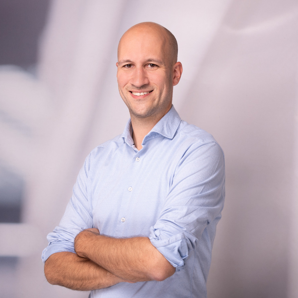 Claudius Wolf - Head of Transformation & Administration Corporate Bank ...