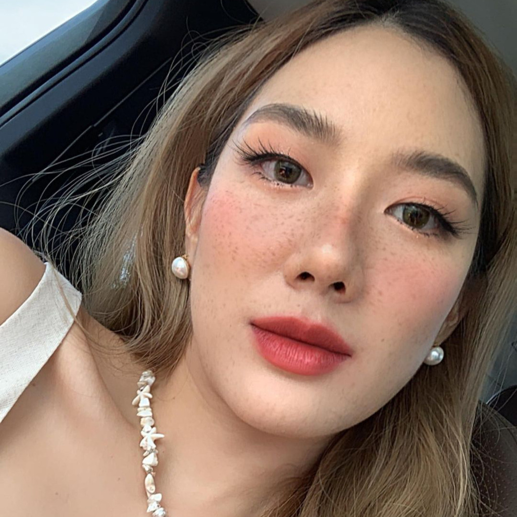 Hailee Trakool - Sales Promoter - FXPRO-USDT COMPANY | XING