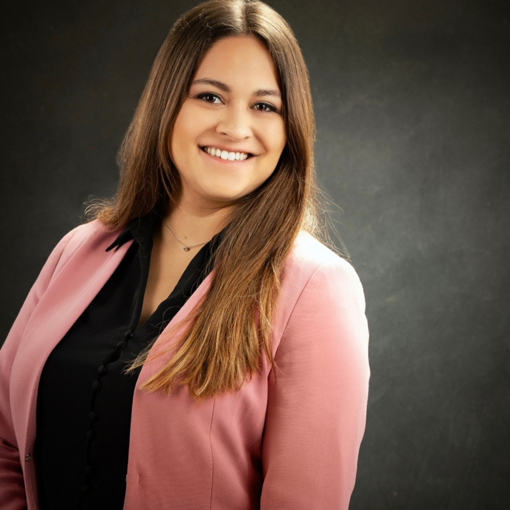 Isabel Flores Santiago - Fachberaterin Auslandsgeschäft - DZ BANK AG ...