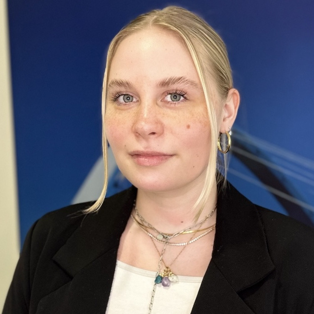 Martha Hippchen - Assitant to the Head of Contract Logistics ELG, NCE ...