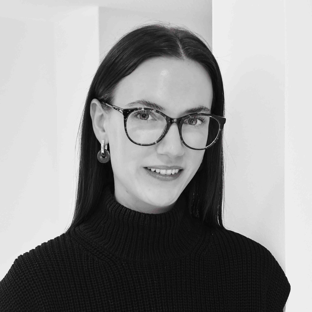 Julia Peters's Instagram, Twitter & Facebook on IDCrawl