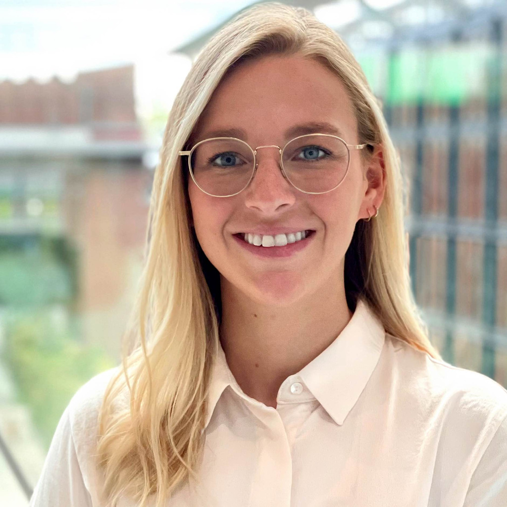 Laura Küpper - Business Analytics Manager - Envelio GmbH | XING