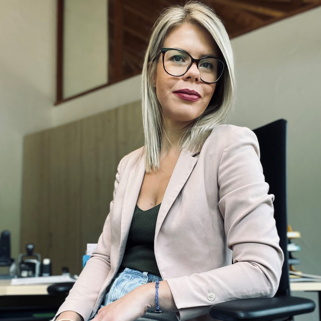 Anna-Lena Halupa - Verkehrsfachwirtin - Spedition Lenneper | XING