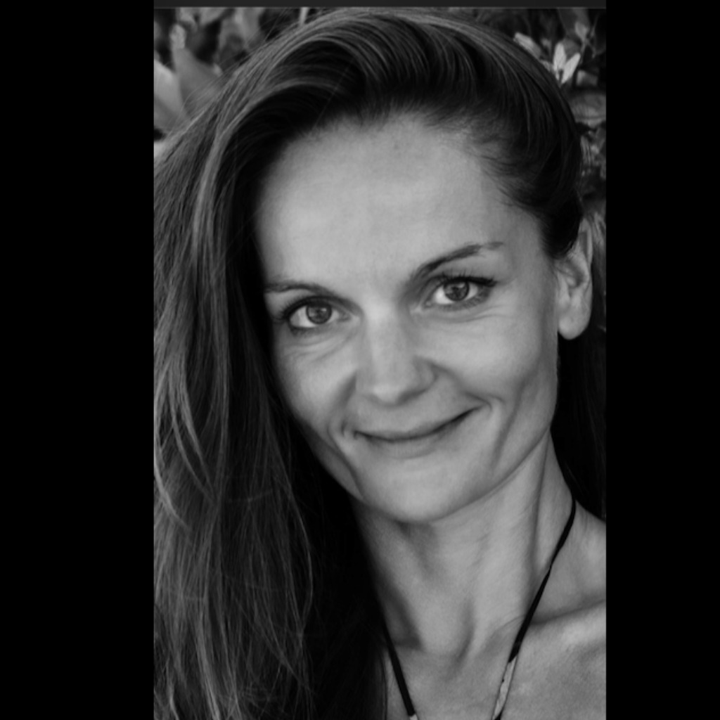 Stephanie Cape's Instagram, Twitter & Facebook on IDCrawl