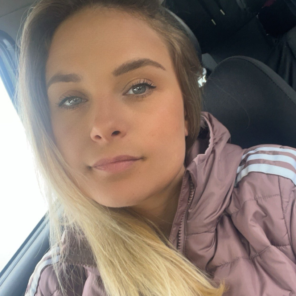 Jennifer Jansen - Kaufmann für Büromanagement - AGIS Industrie Service ...