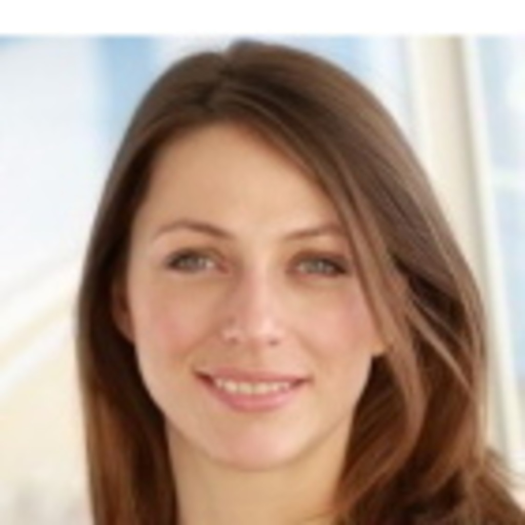 Andreea Prange - Head of Marketing, Mitglied der Direktion - Zurich ...