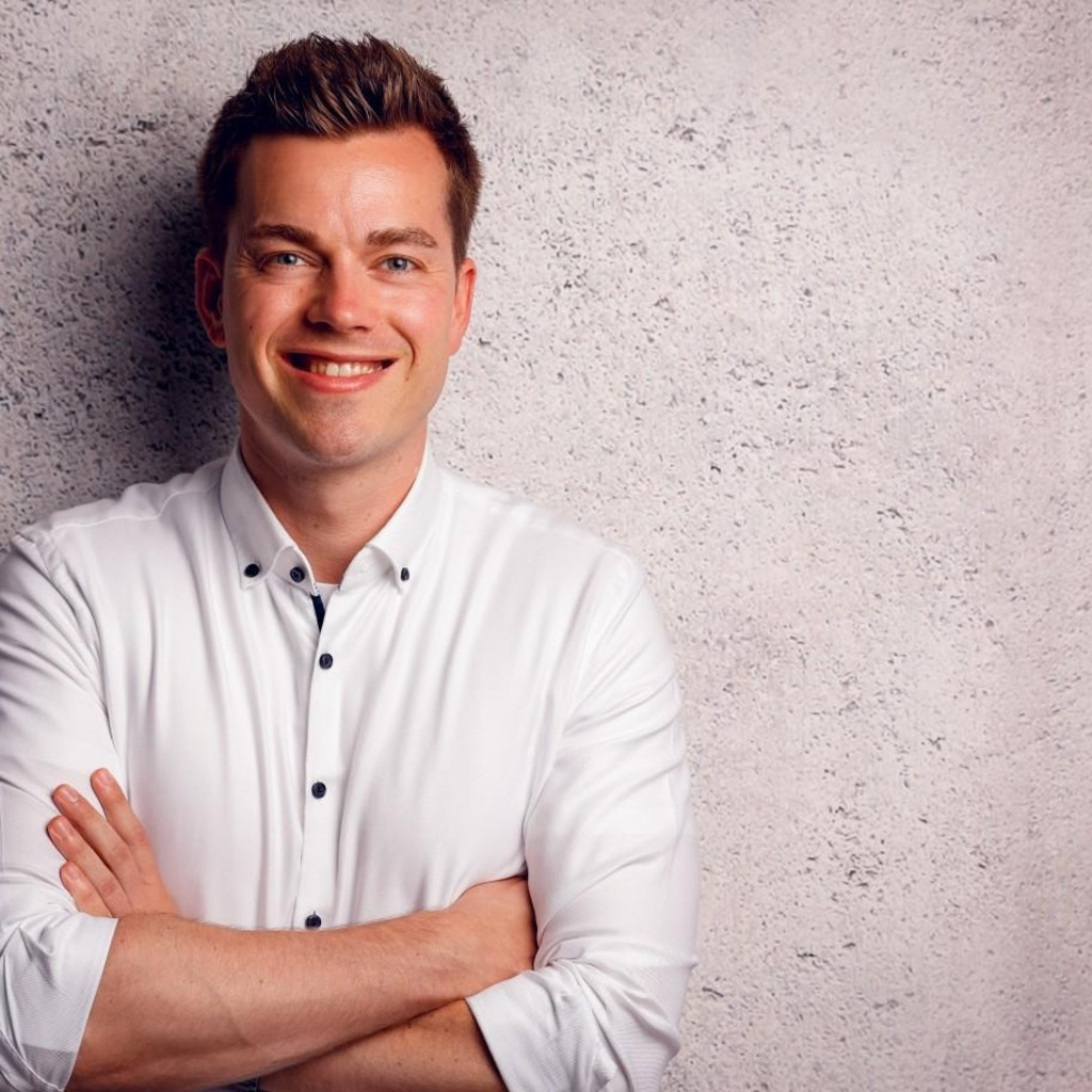 Christopher Hahn - Webinar Moderation - ILS Institut für Lernsysteme ...