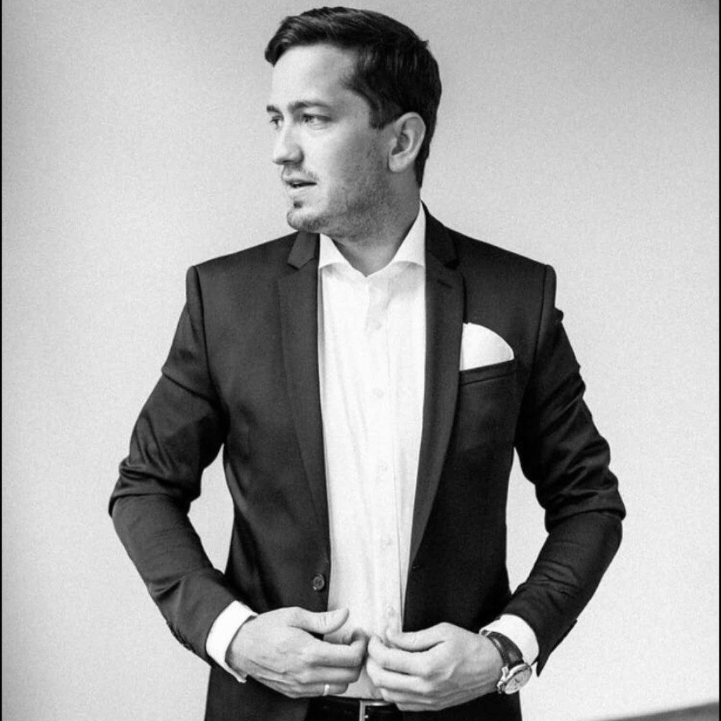 Christopher Fauth - Vergabe- und Ressourcenmanagement - Dr. Ing. h.c. F ...