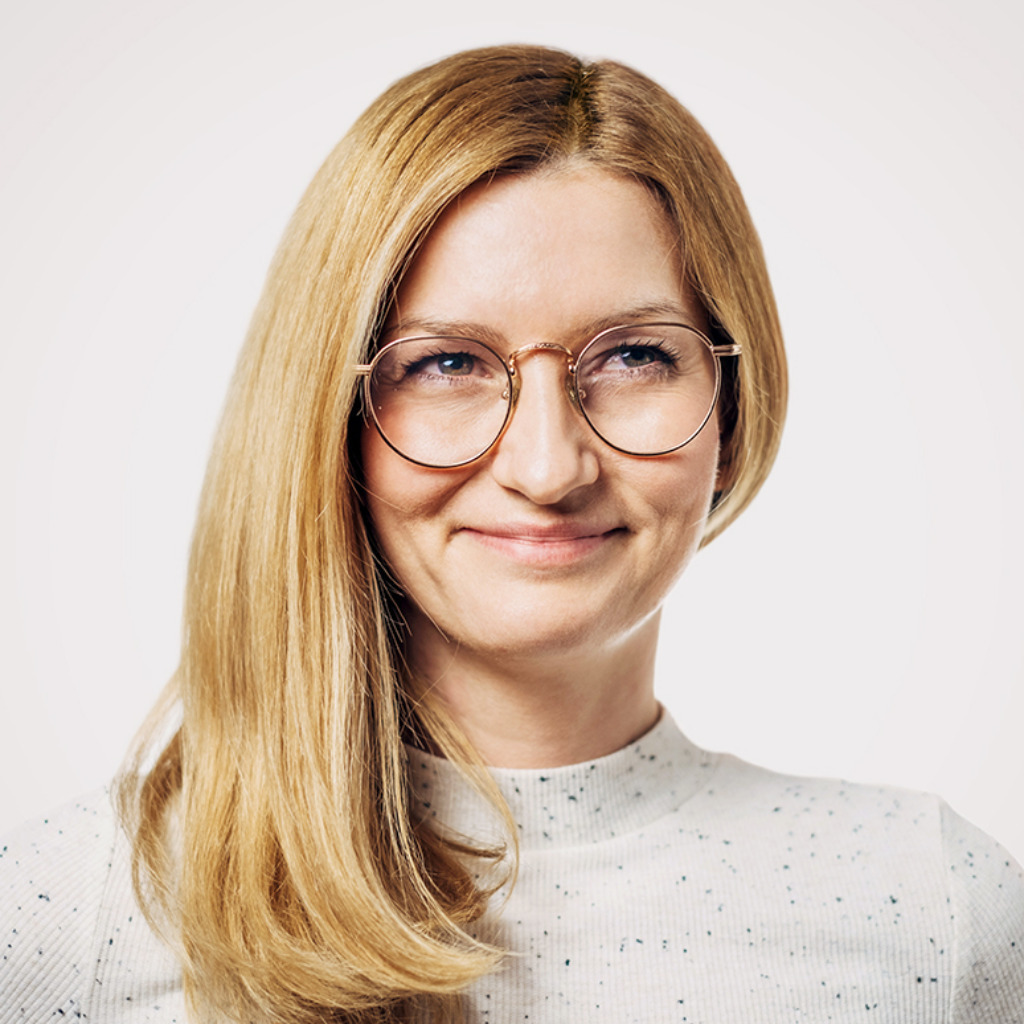 Tina Lewandowski's Instagram, Twitter & Facebook on IDCrawl