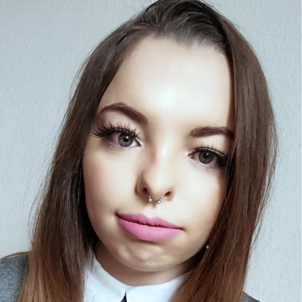 Christina Popp's Instagram, Twitter & Facebook on IDCrawl