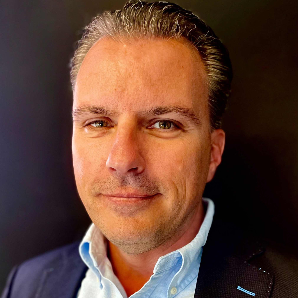 Joachim M. Raber - Director Global Retail & E-Commerce - Porsche ...