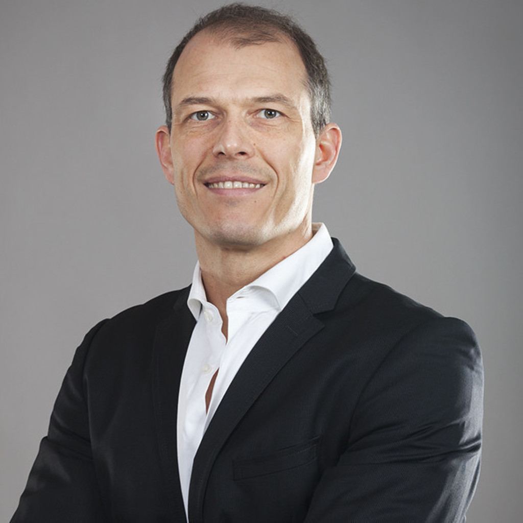 Alexander Zuber - Vice President / Abteilungsdirektor Securities ...