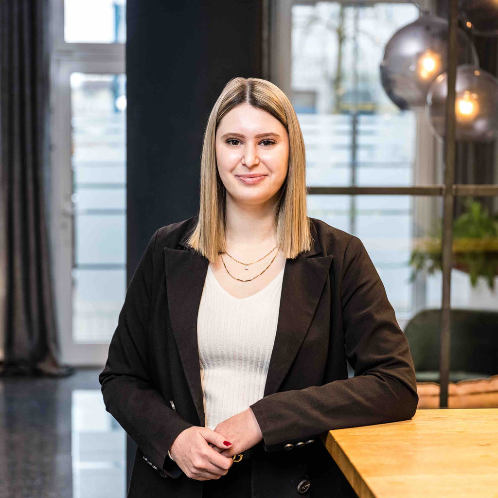 Alina Thomas - HR Assistant - Niersberger Wohn- und Anlagenbau | XING
