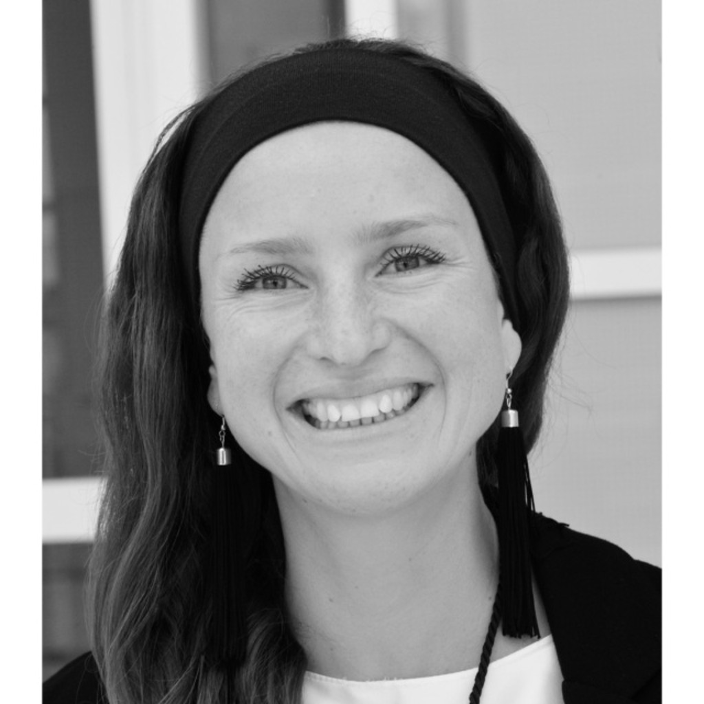 Tina Harseim - Head of Social Media - Springer Nature | XING