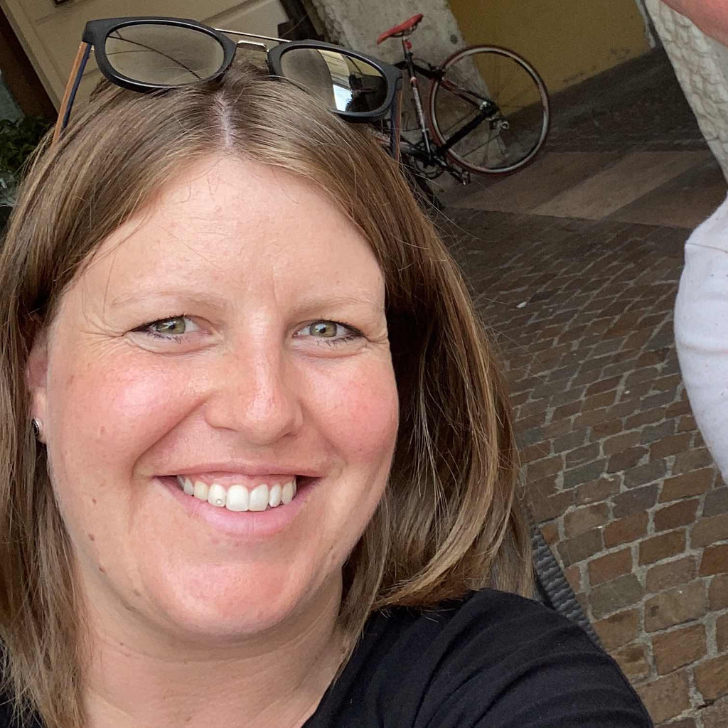 Julia Stumpf - Kaufmännische Angestellte / Vertrieb & Marketing ...