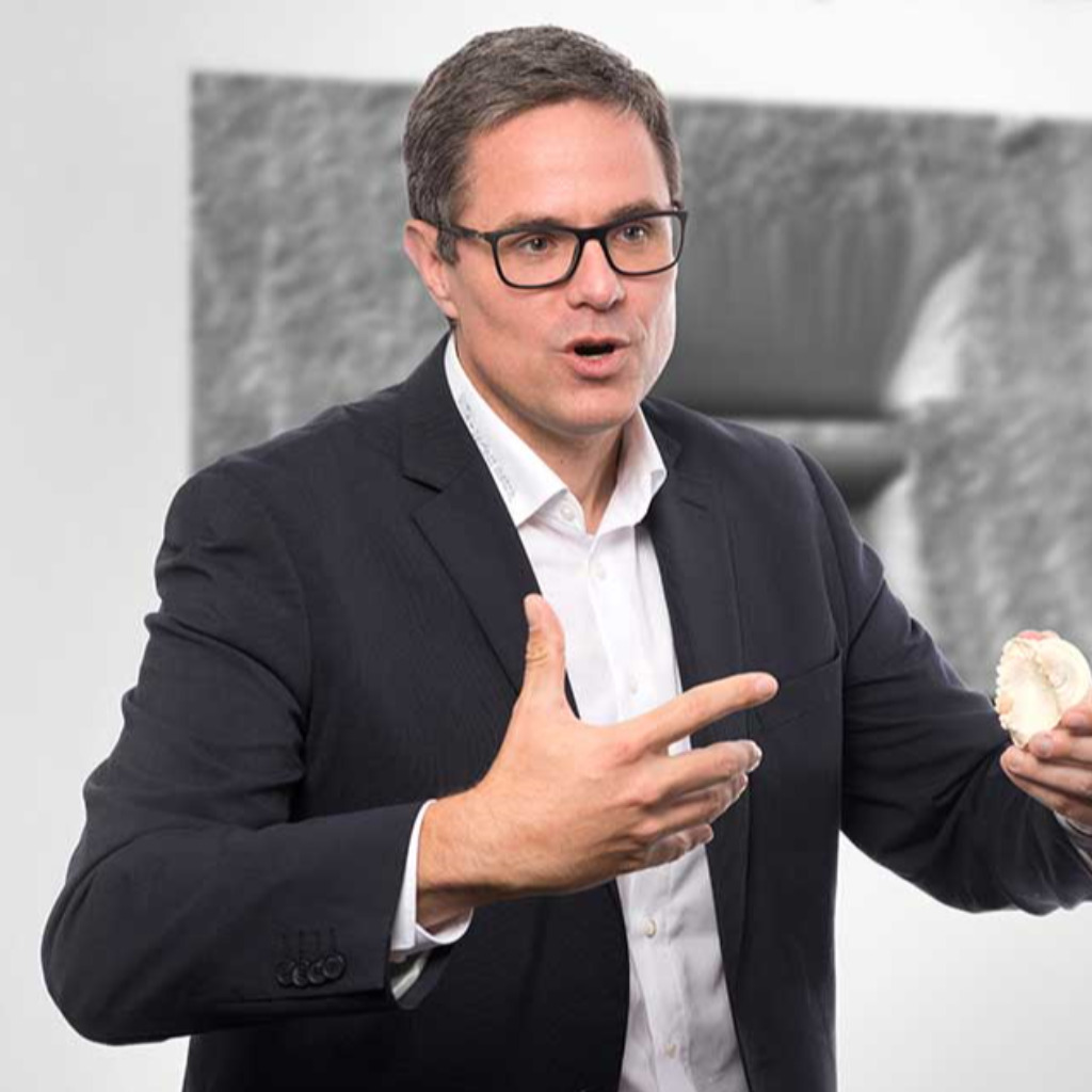 Dr. Michael Jochen Tholey - Head of Technical Service - VITA Zahnfabrik ...