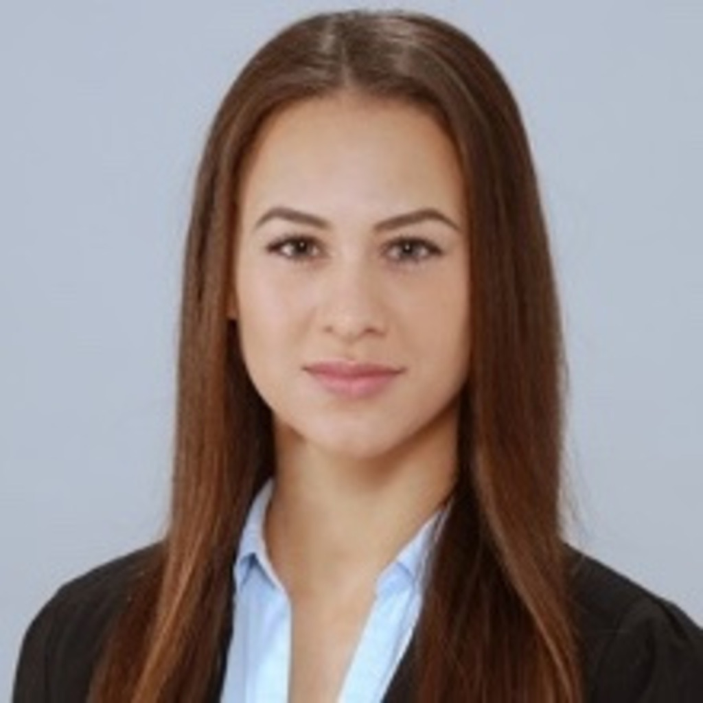 Alessandra Reut - Schadenspezialistin Fahrzeug/PH - Helvetia ...