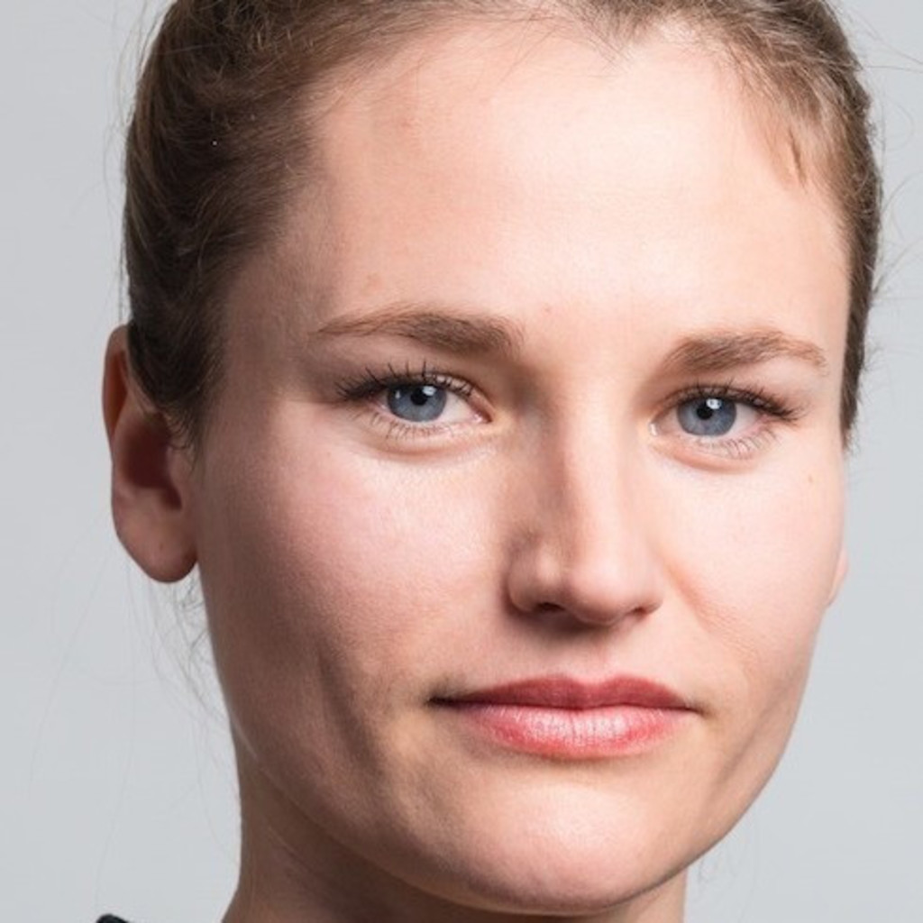 Lisa Kroll's Instagram, Twitter & Facebook on IDCrawl