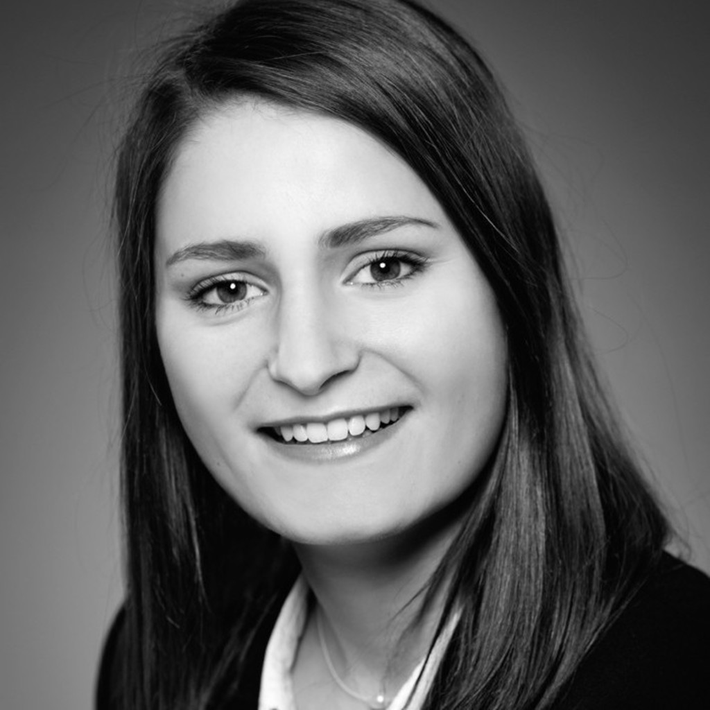 Lisa Knob - International Economics - Universität Bayreuth | XING