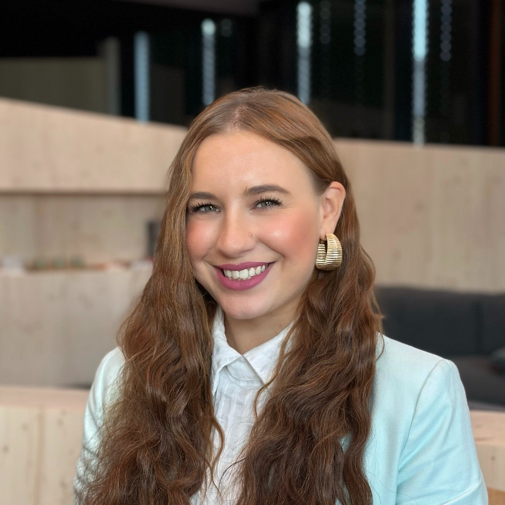 Jamie Becker - Barkeeperin - noch keinen Namen | XING