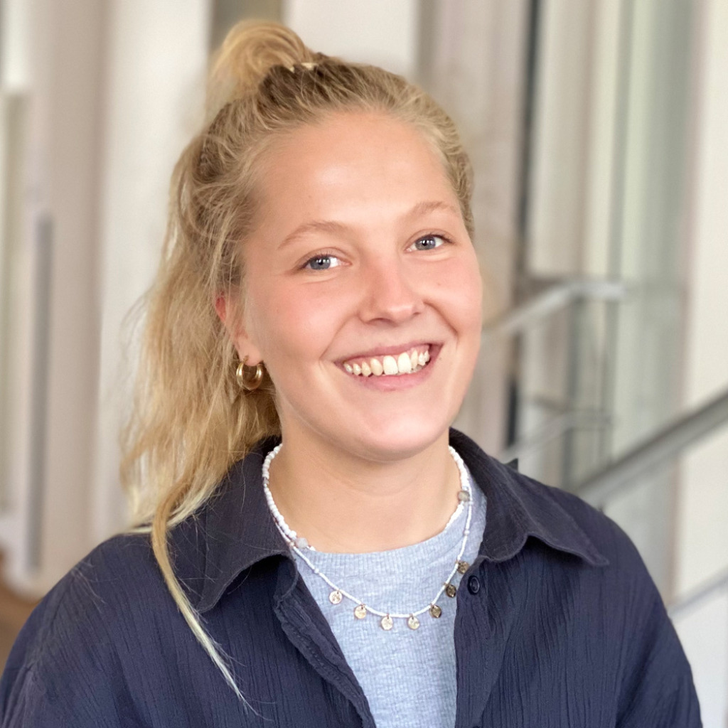 Lisa Bode's Instagram, Twitter & Facebook on IDCrawl