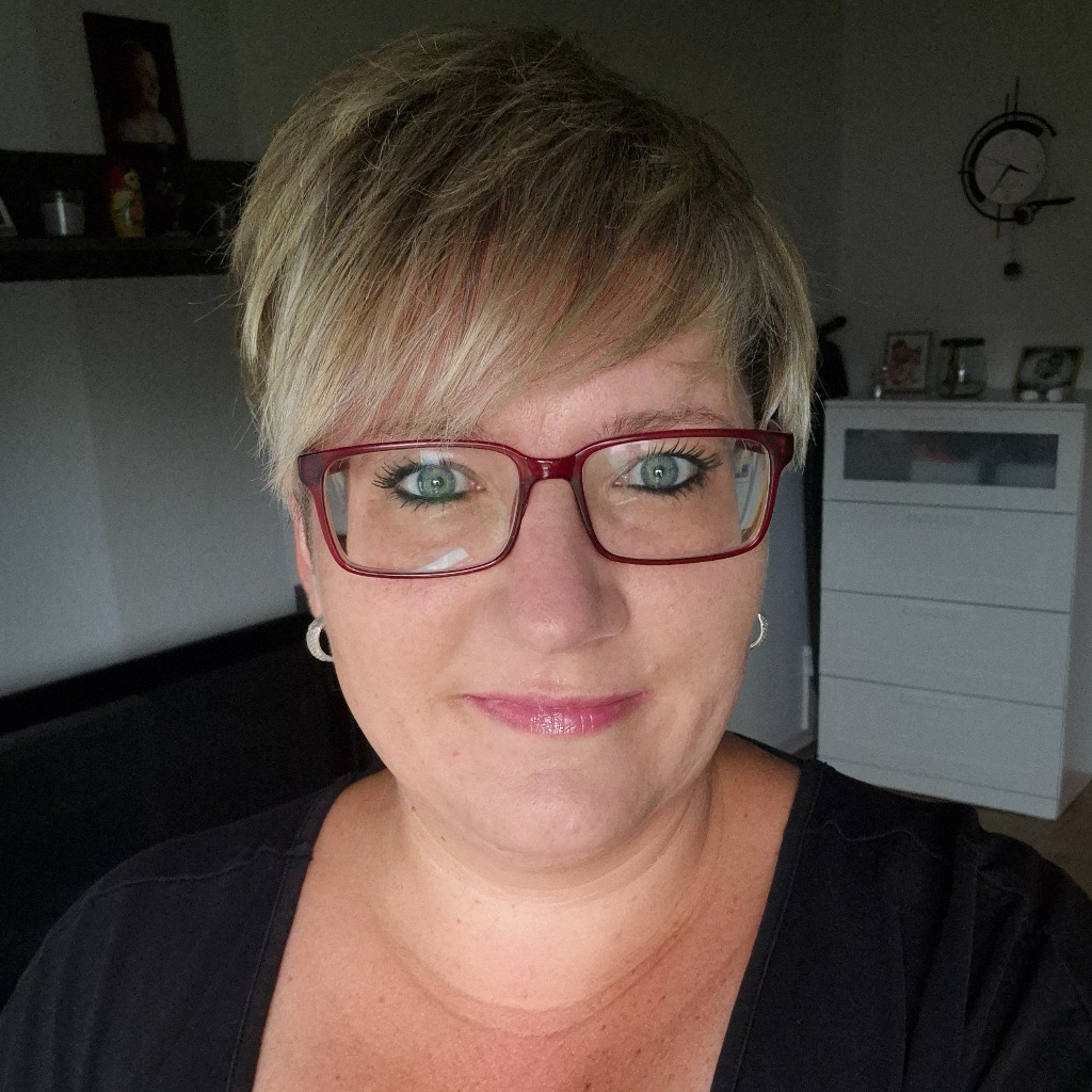 Jane Neumann - Buchhalterin - PALMBERG Büroeinrichtungen + Service GmbH ...