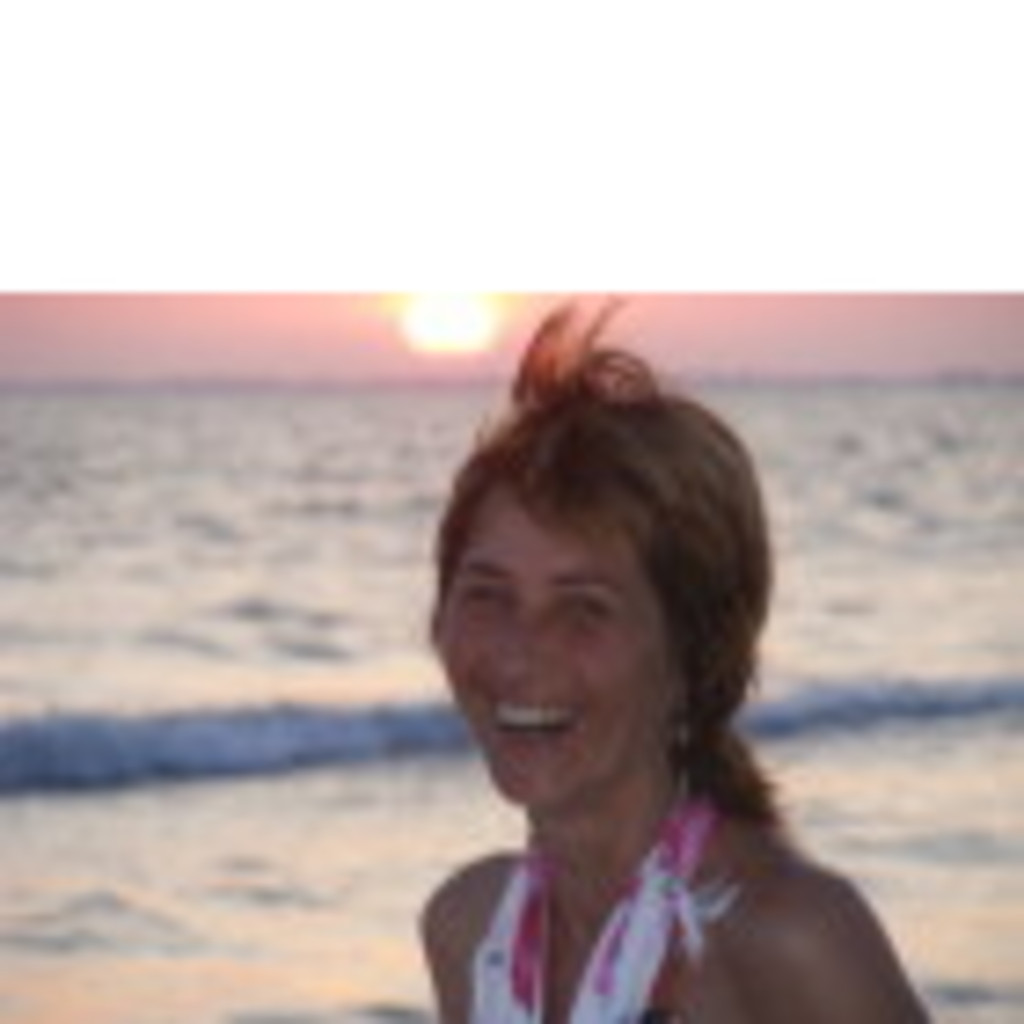 Lucia Rueda - Creadora del proyecto - Contacto Africa | XING