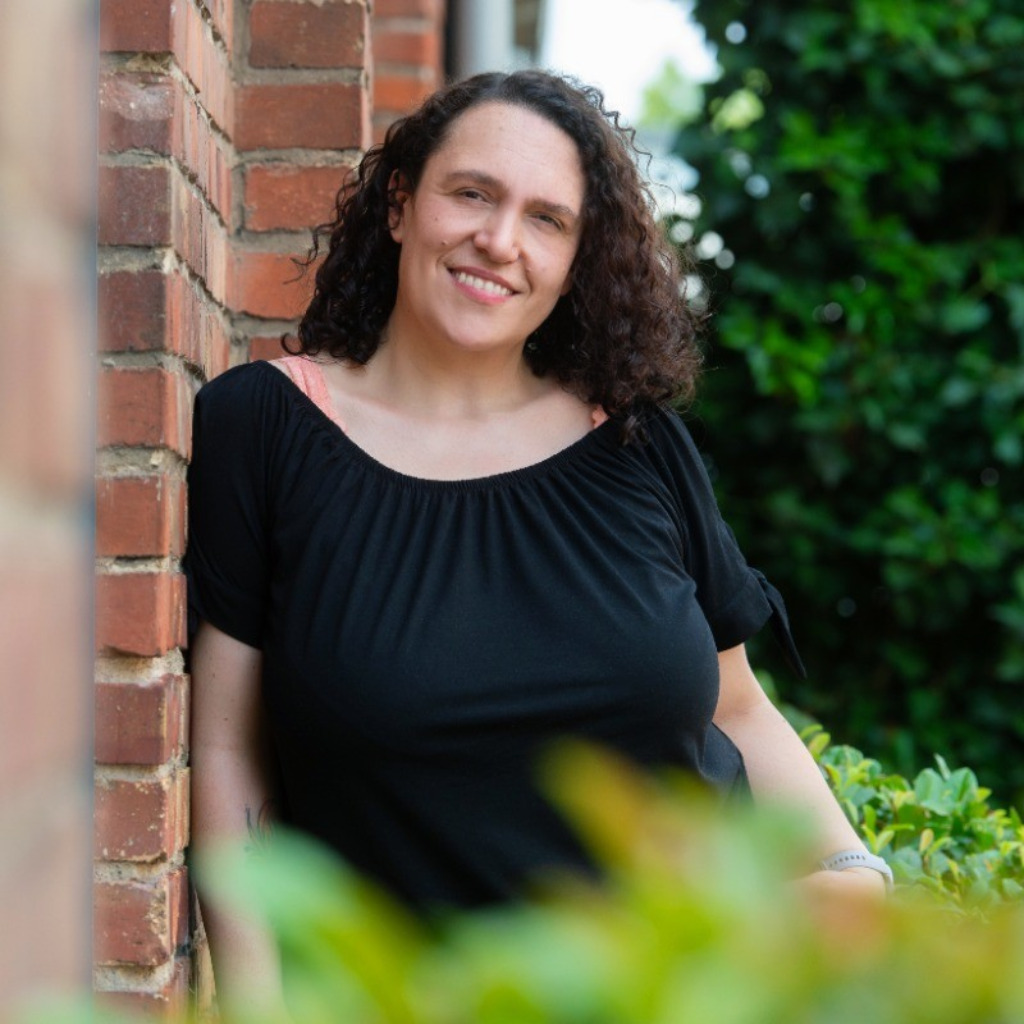 Susan Erhardt - Creative Director - LOGLAN media GmbH | XING