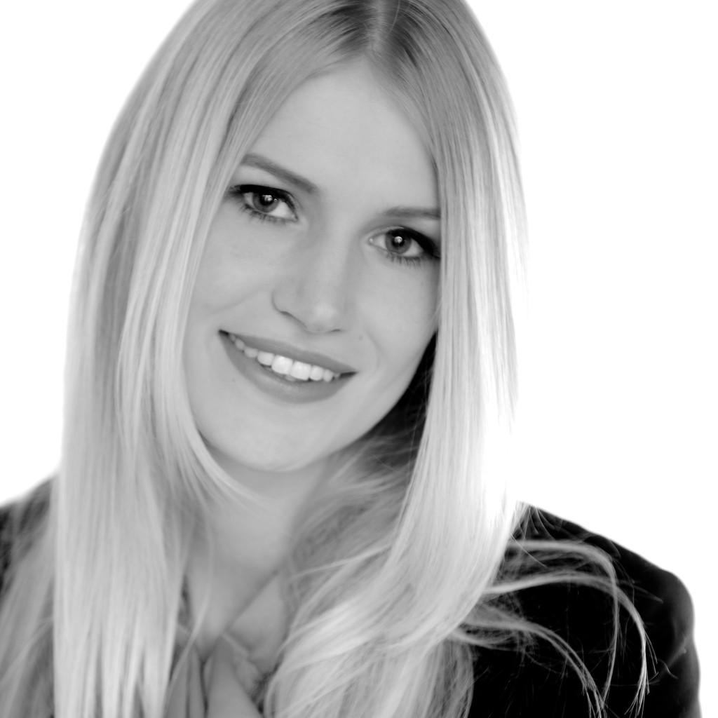 Patricia Straßberger - Syndikus Steuerberaterin / Tax Analyst - Amazon ...