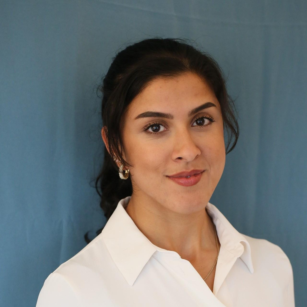 Estila Rezaie - Projektleiterin - Blank&Biehl | XING