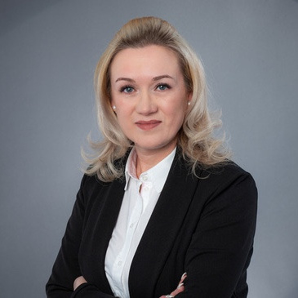 Julia Bodnar: Ausbildung und Berufserfahrung | XING