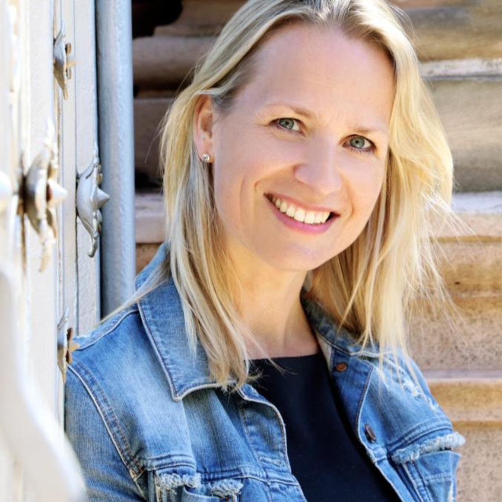 Lisa Radloff's Instagram, Twitter & Facebook on IDCrawl