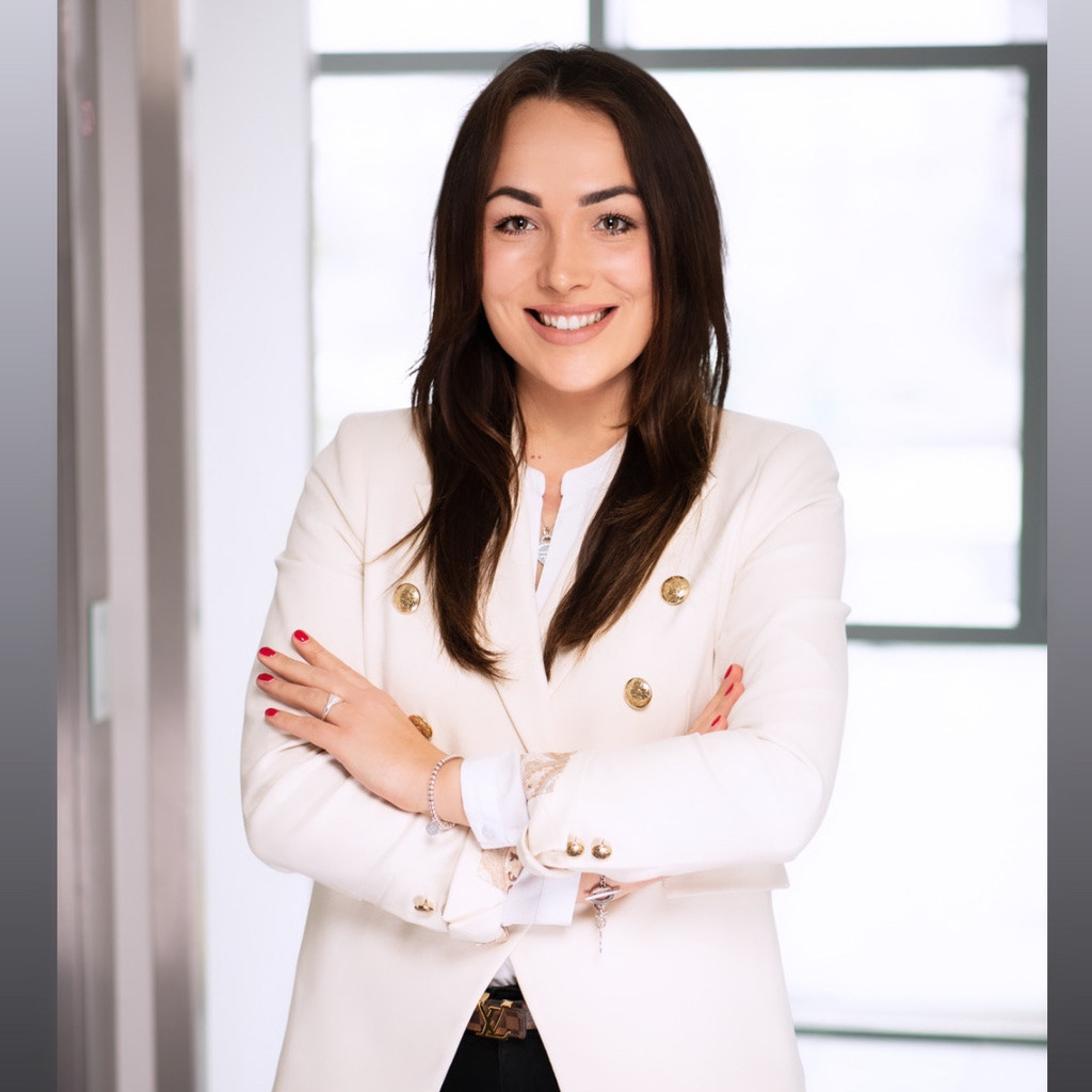 Laura Völker - Versicherungskauffrau - LVM Versicherung | XING