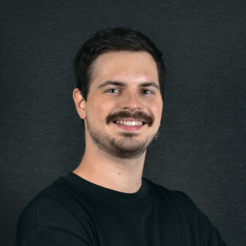 Timo Schmidt - Designer, Fotograf - Eastline Garage | XING