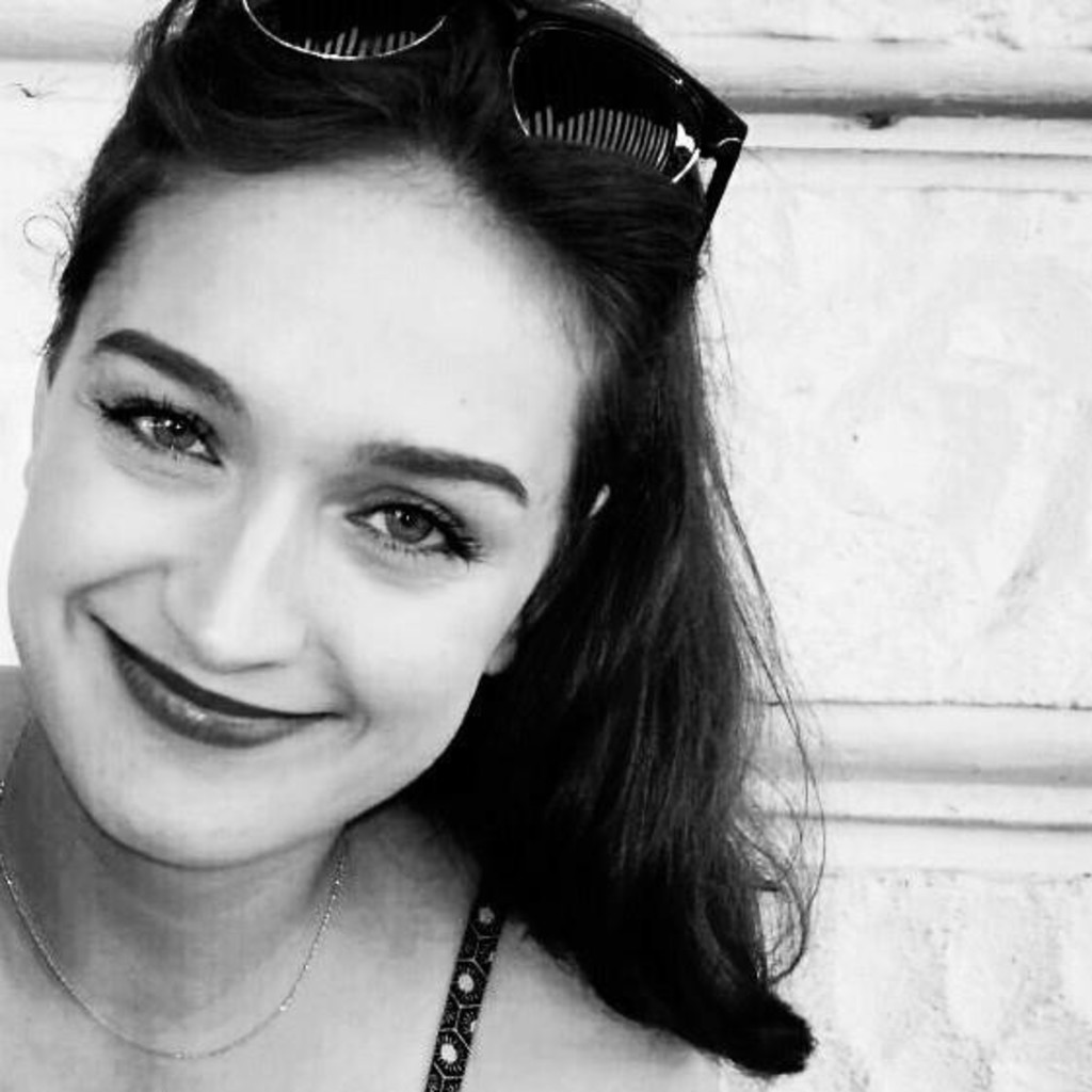 Stephanie Uhrig - Lehrstuhlassistenz / Office Management - Universität ...