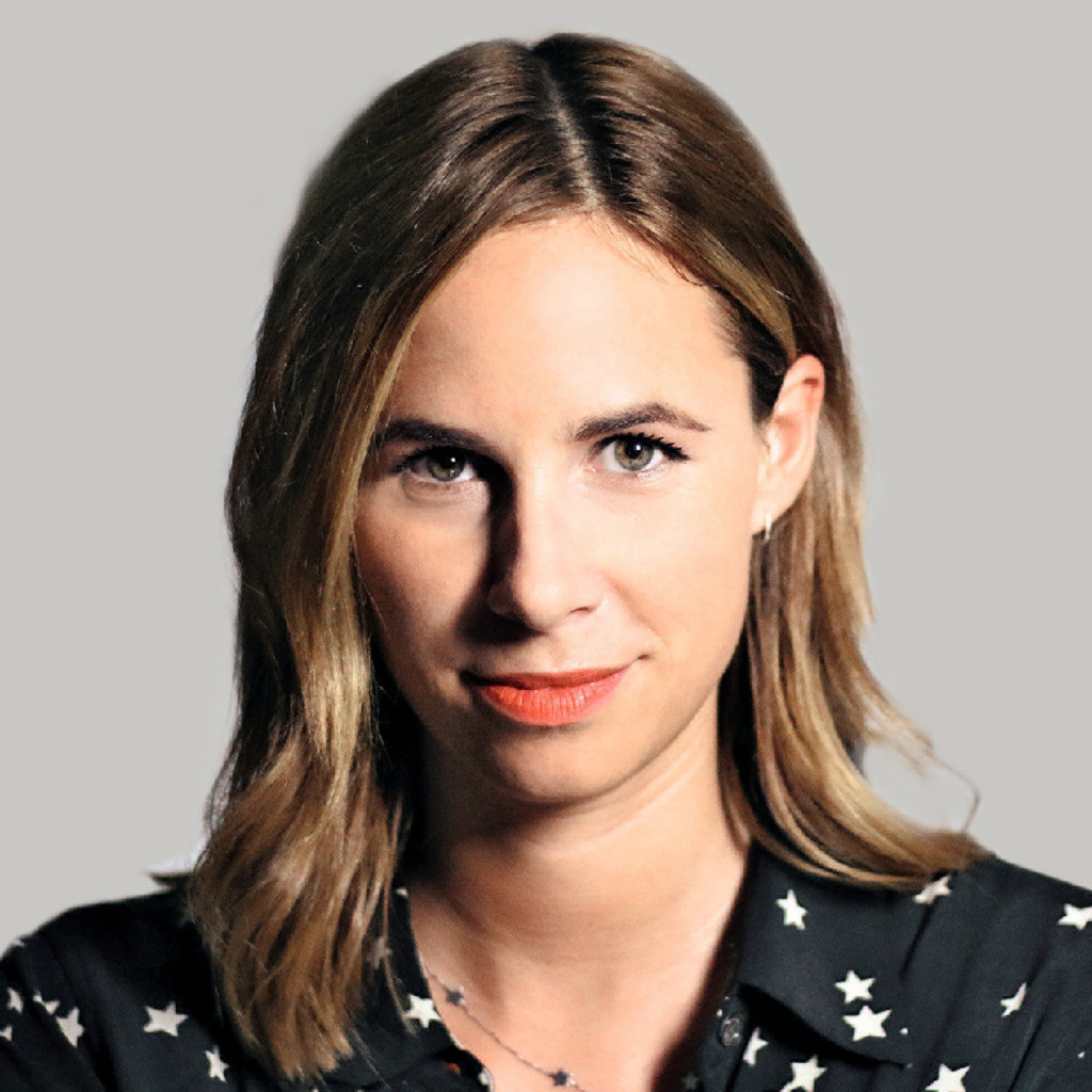 Jacqueline Goebel's Instagram, Twitter & Facebook on IDCrawl