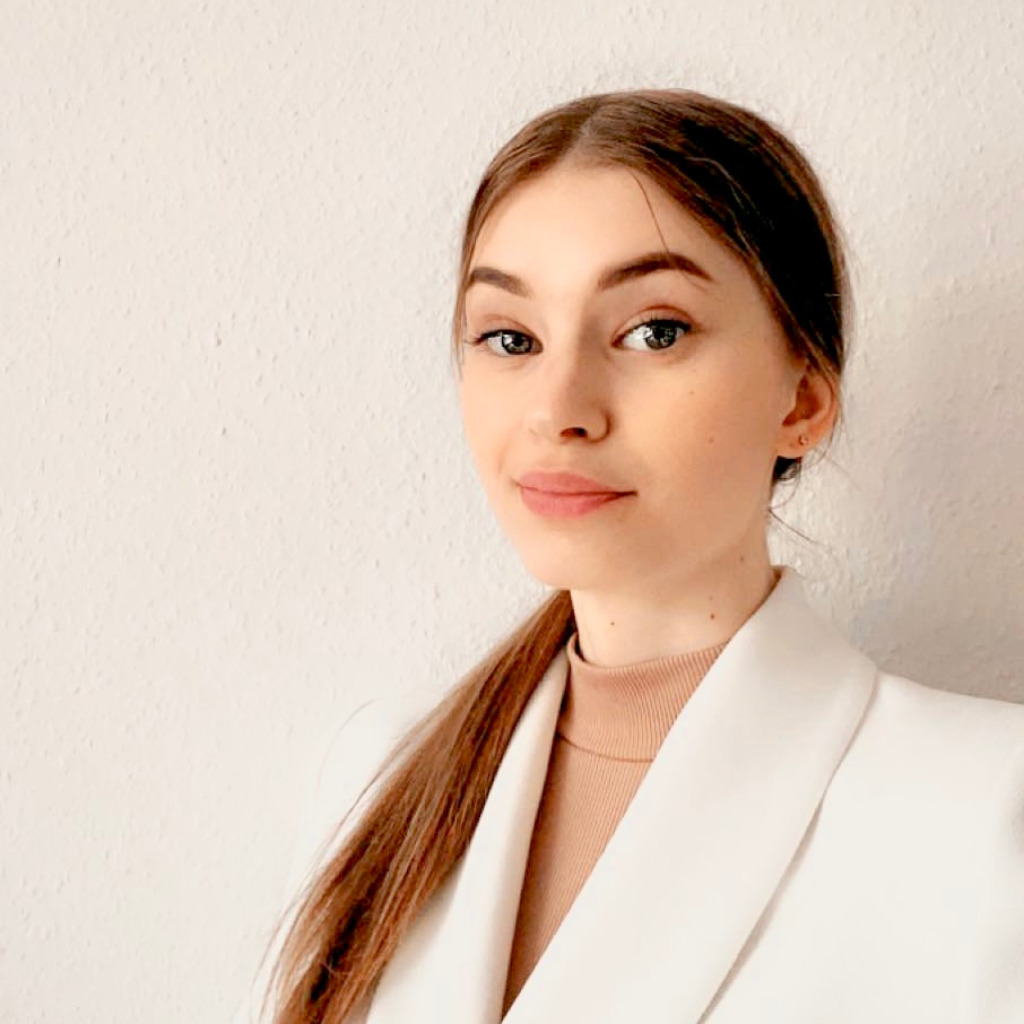 Lisa Bernhardt: Ausbildung und Berufserfahrung | XING