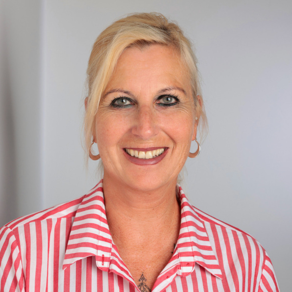 Claudia Schäfer - Leitende MFA - Arztpraxis/Urologie | XING