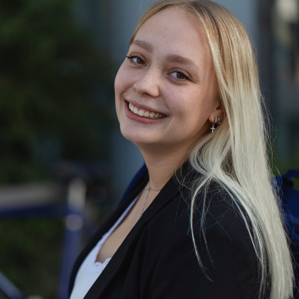 Emma Ewers - Trainee Personalmanagement - Vereinigte Volksbank eG ...