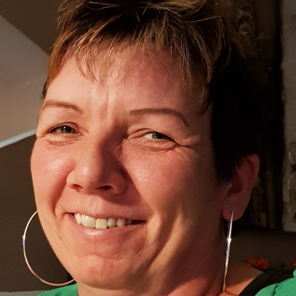 Trixi Warnstädt - Spezialist Bankmeldewesen und Bilanzbuchhalter ...