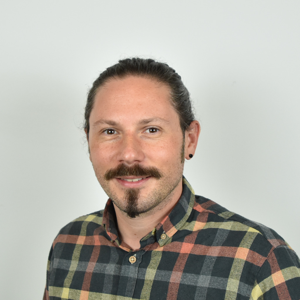 Alexander Aures - Senior Manager Customer Projects / Member of the ...