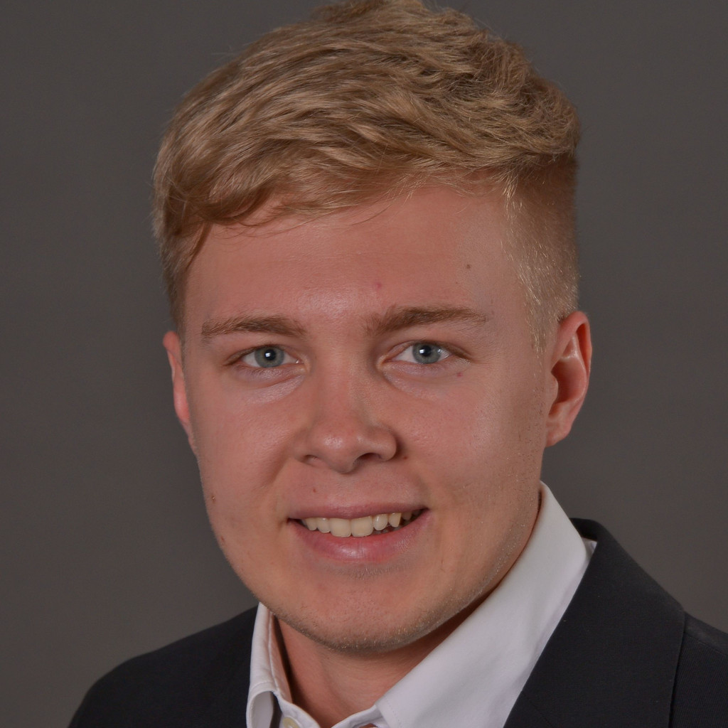 Christopher Clark - Trainee Vertriebsingenieur - LiftEquip GmbH ...