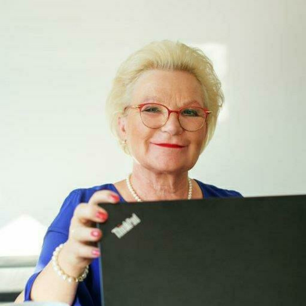 Eva-Maria Uth - Leiterin der Personalabteilung - Uth GmbH | XING