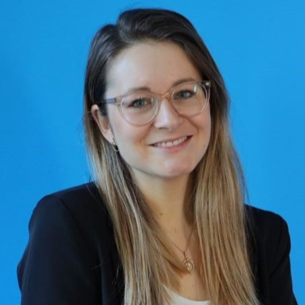 Julia Gabler's Instagram, Twitter & Facebook on IDCrawl