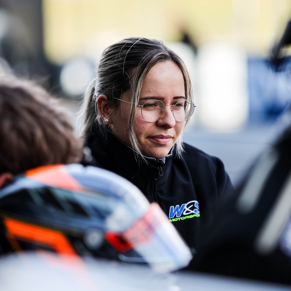 Helen Beck - Office Management/ Accounting - W&S Motorsport GmbH | XING