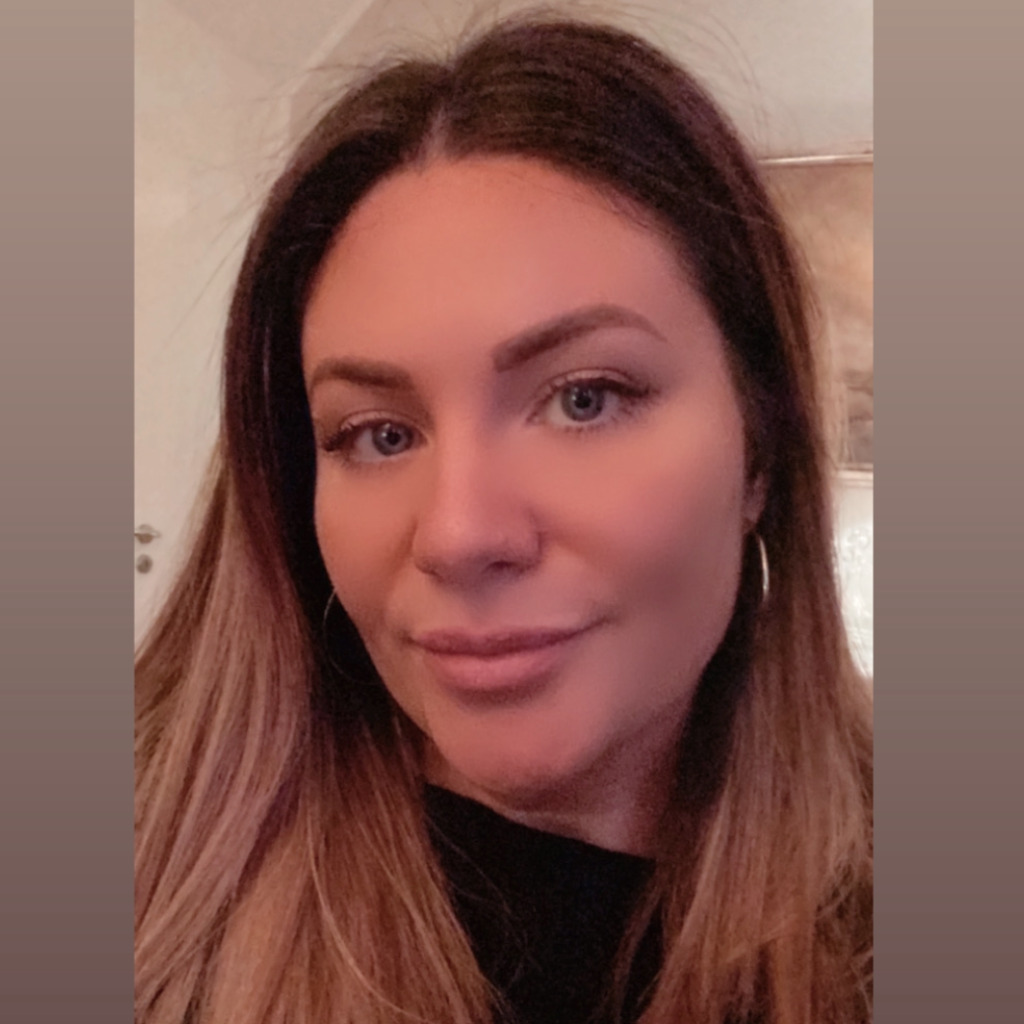 Jennifer Bias - Community Manager - IWG plc | XING