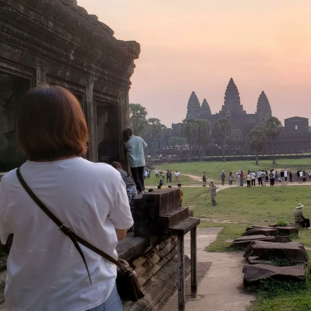 len loeut - tour guide and driver - lenloeut | XING