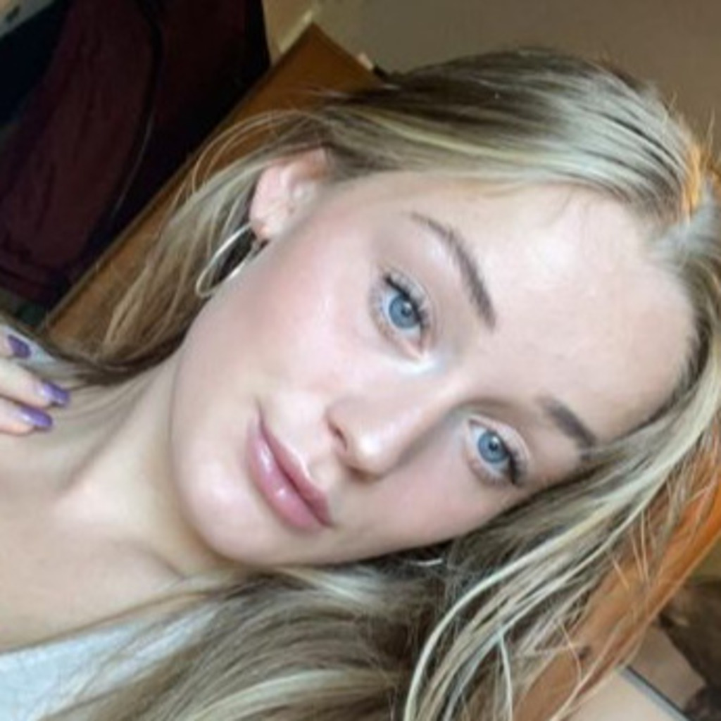 Beatrice James - Fashion Model - Freelancer Online Marketing | XING