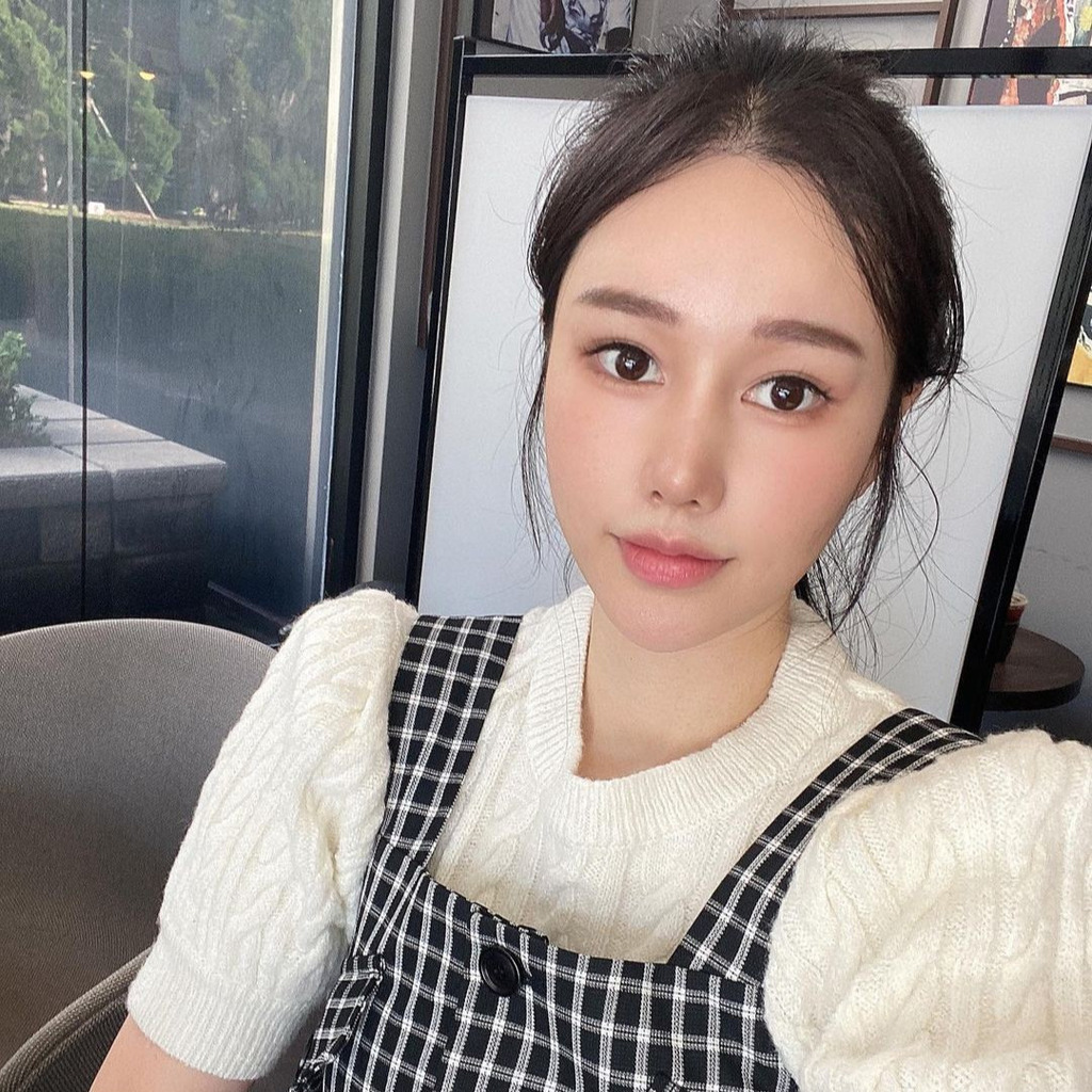 Fong Yee's Instagram, Twitter & Facebook on IDCrawl