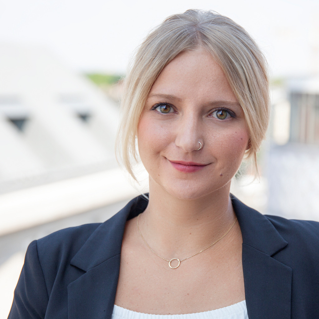 Sarah Brunner - Veranstaltungsmanagerin - Versicherungsforen Leipzig ...